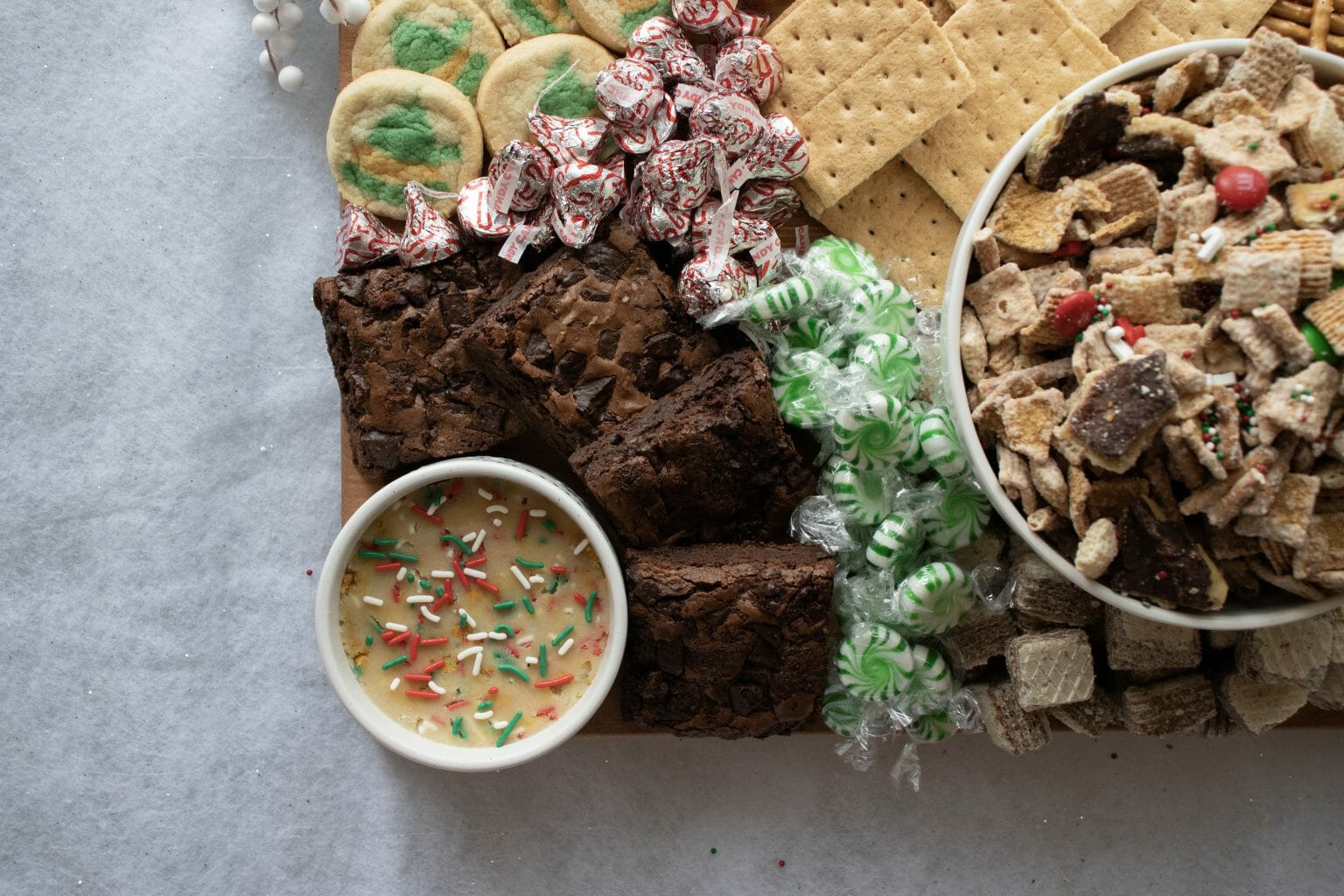 21 Christmas Dessert Charcuterie Board Ideas