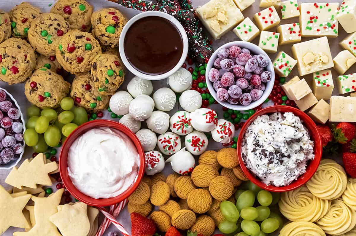 21 Christmas Dessert Charcuterie Board Ideas