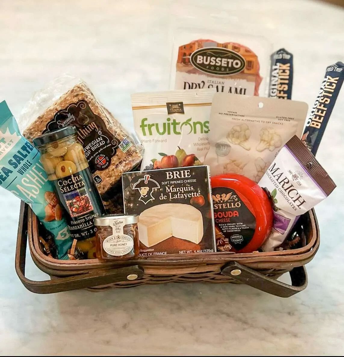 12 Expert Tips For Selecting The Best Charcuterie Gift Basket - ICA
